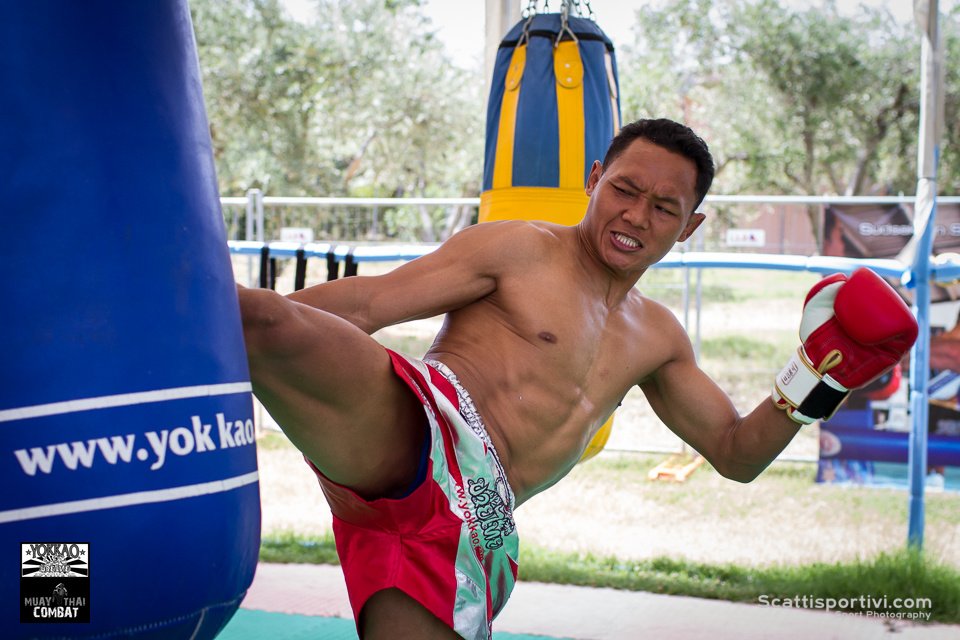 Saenchai leggenda della Thai Boxe - Fotografia Sportiva Scattisportivi